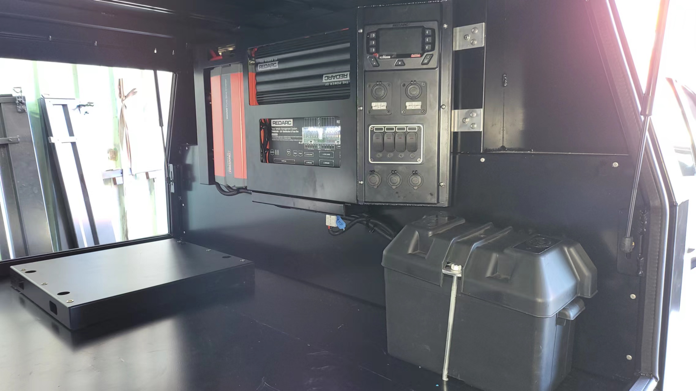 MW 12V System (By Using Redarc) | MW Manufacturing SA